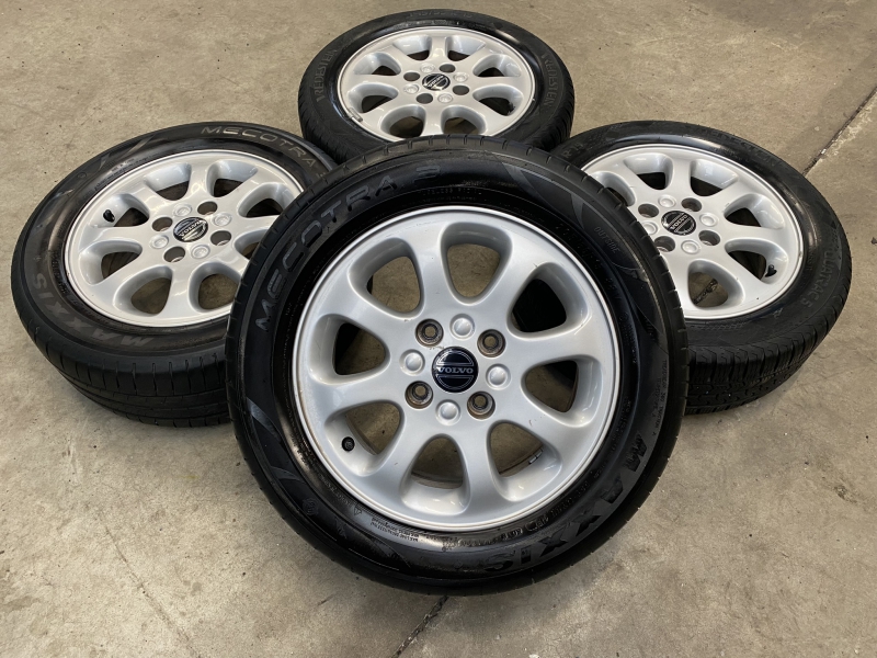 15 inch originele velgen Volvo V40 4x114.3 67.1 - www.originalwheels.nl