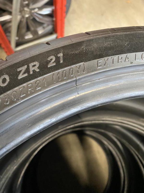 285 30 21 Michelin Pilot Sport 4 S - www.originalwheels.nl