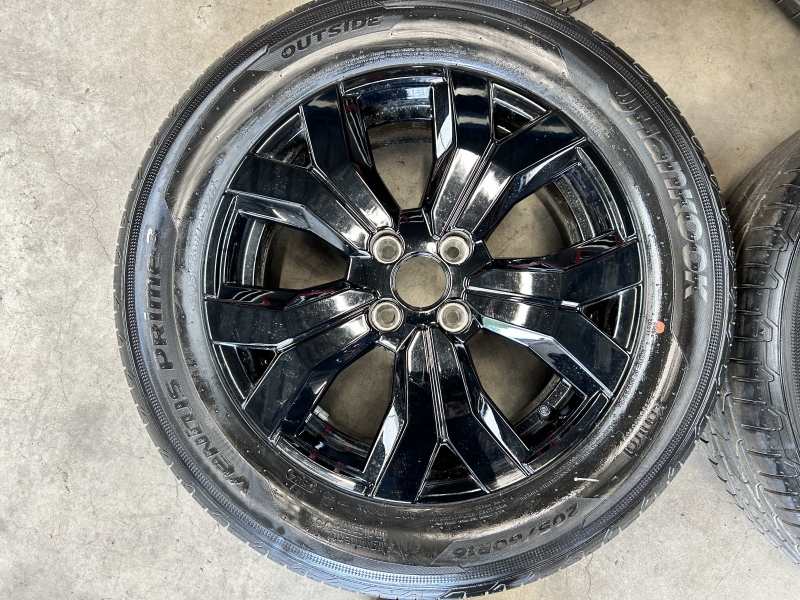 16 inch originele velgen + Hankook zomerbanden Dacia Jogger 403009410R ...