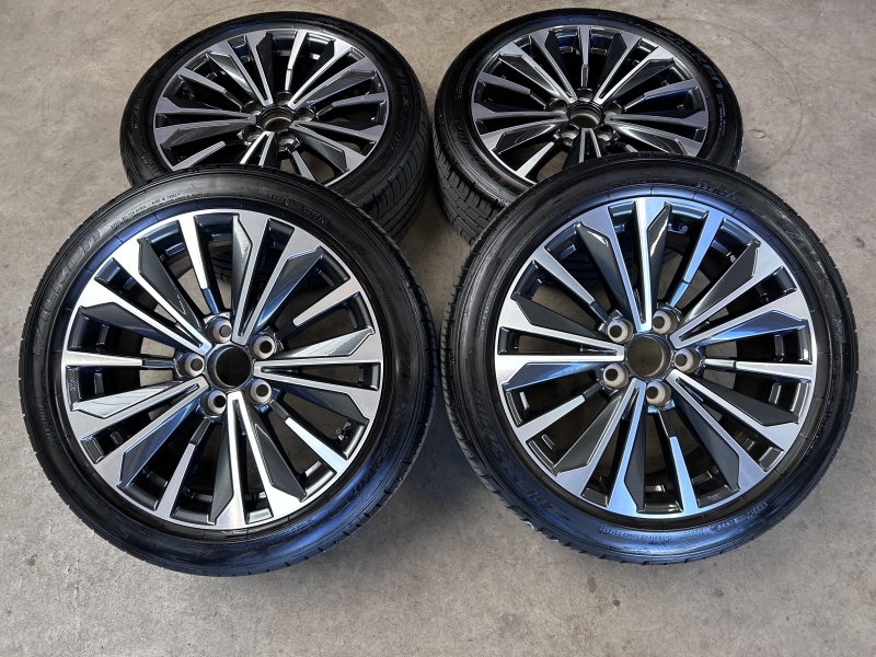 17 inch originele velgen + zomerbanden Toyota Corolla | Auris